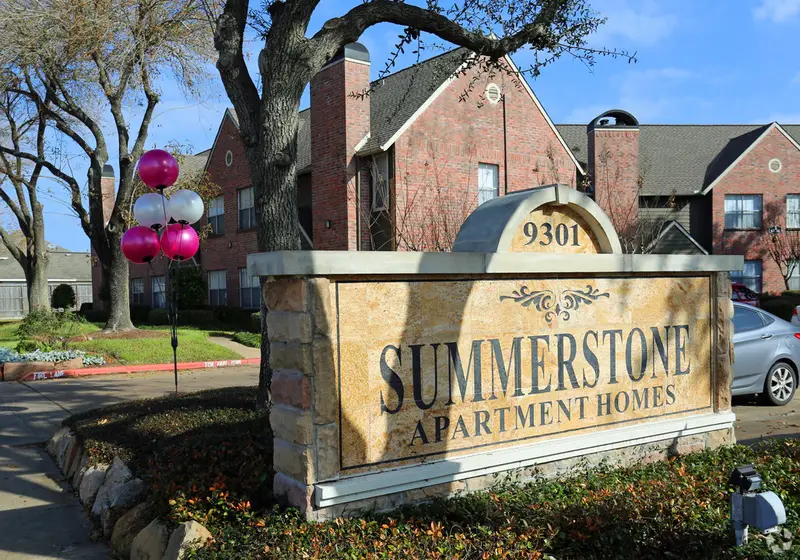 Summerstone Apartments Houston | Rise Apartments