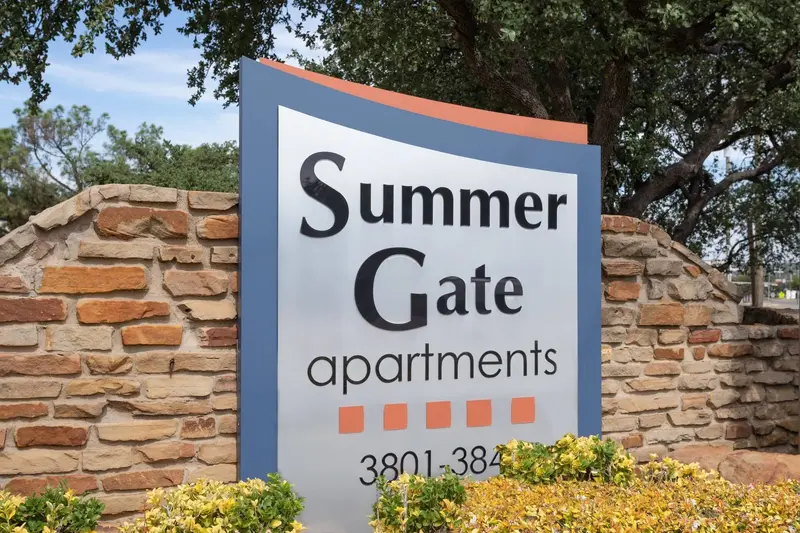 Summer Gate Irving | Rise Apartments