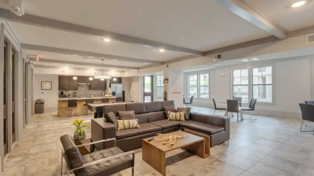 2121 Ella | Rise Apartments