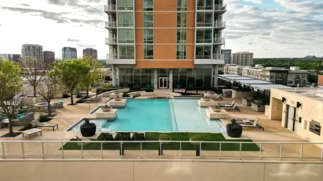 3700M | Rise Apartments