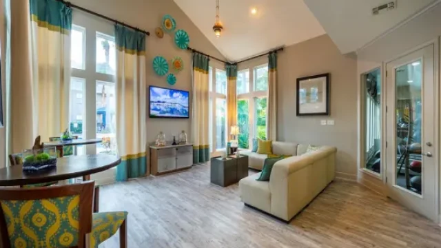 Anchor at South Shore | Rise Apartments