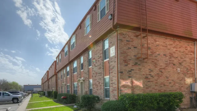 Copper Ridge | Rise Apartments