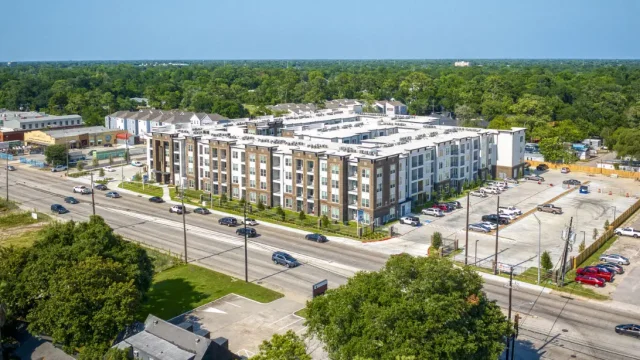 Dakota at Shepherd | Rise Apartments