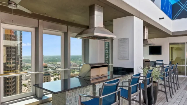 Gables Republic Tower - Dallas | Rise Apartments