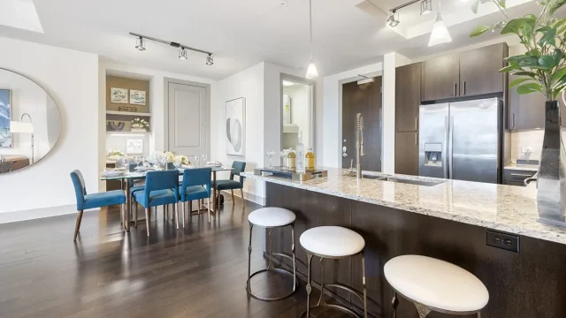 Hanover Post Oak | Rise Apartments