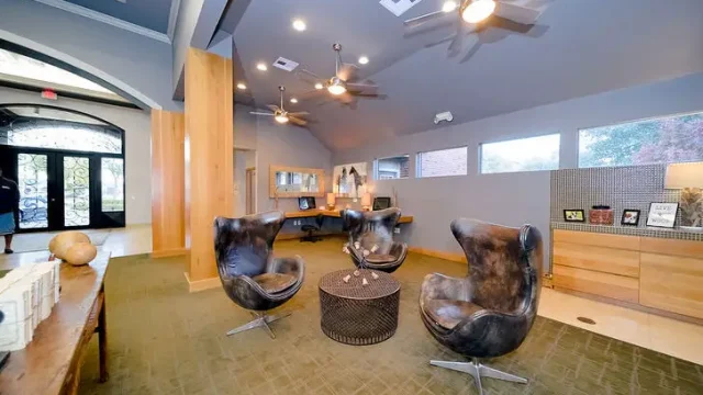 Lakeview Estate | Rise Apartments