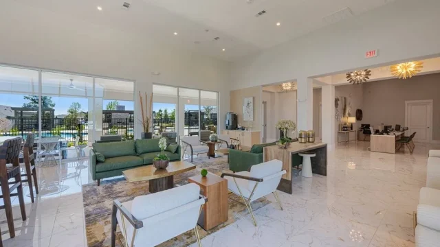 Mansions at Oak Point | Rise Apartments