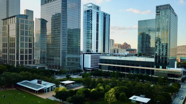 Parkside Residences | Rise Apartments