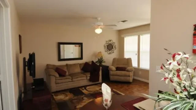 Reed Parque Townhomes | Rise Apartments