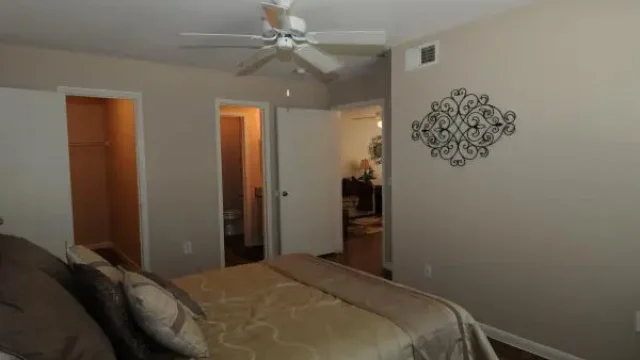 Reed Parque Townhomes | Rise Apartments