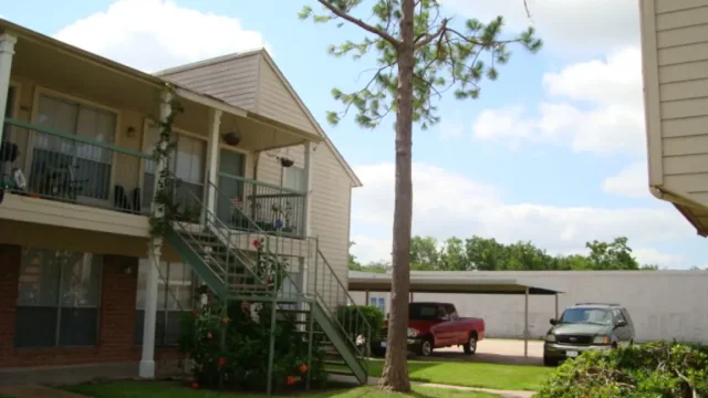 Silver Maples | Rise Apartments